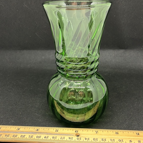 Anchor Hocking | Art | Vintage Anchor Hocking Green Glass Vase | Poshmark